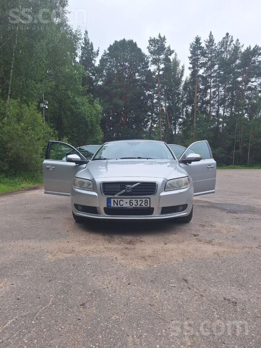 Volvo S80 2008 in Riga, with an engine capacity of 2.40 L and mileage of 240 thousand km for 4888 €, photo 5 on AUTOMOTO.COM.LV