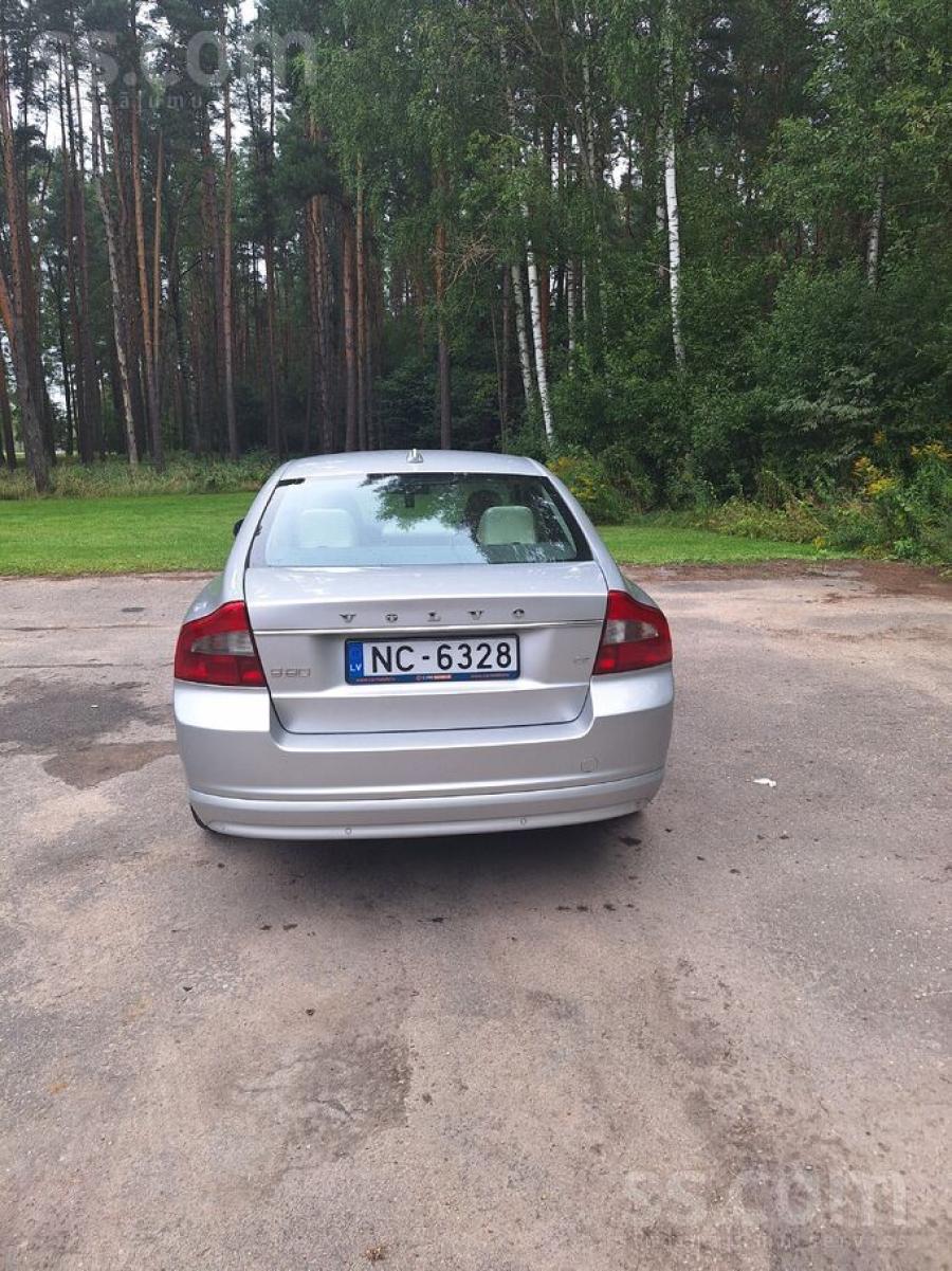 Volvo S80 2008 in Riga, with an engine capacity of 2.40 L and mileage of 240 thousand km for 4888 €, photo 7 on AUTOMOTO.COM.LV