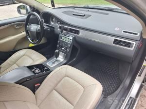 Volvo S80 2008 in Riga, with an engine capacity of 2.40 L and mileage of 240 thousand km for 4888 €, photo 13 on AUTOMOTO.COM.LV
