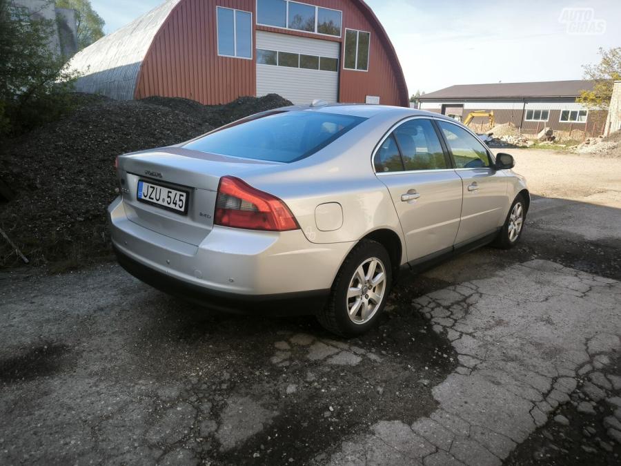 Volvo S80 2008 in Telschi, with an engine capacity of 2.40 L and mileage of 400 thousand km for 1800 €, photo 5 on AUTOMOTO.COM.LV