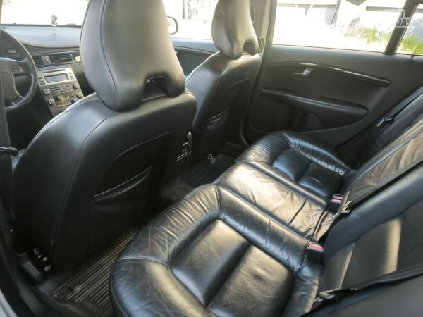 Volvo S80 2008 in Telschi, with an engine capacity of 2.40 L and mileage of 400 thousand km for 1600 €, photo 7 on AUTOMOTO.COM.LV