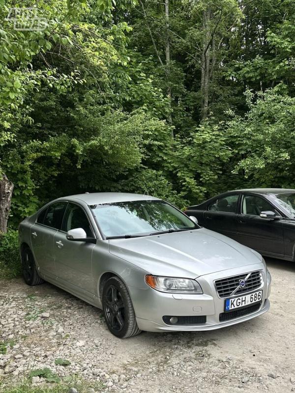 Volvo S80 2008 Viļņa, ar dzinēja tilpumu 2.40 L un nobraukumu 400 tūkst. km par 2400 €, foto 1 vietnē AUTOMOTO.COM.LV
