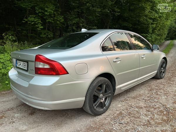 Volvo S80 2008 Viļņa, ar dzinēja tilpumu 2.40 L un nobraukumu 400 tūkst. km par 2400 €, foto 3 vietnē AUTOMOTO.COM.LV