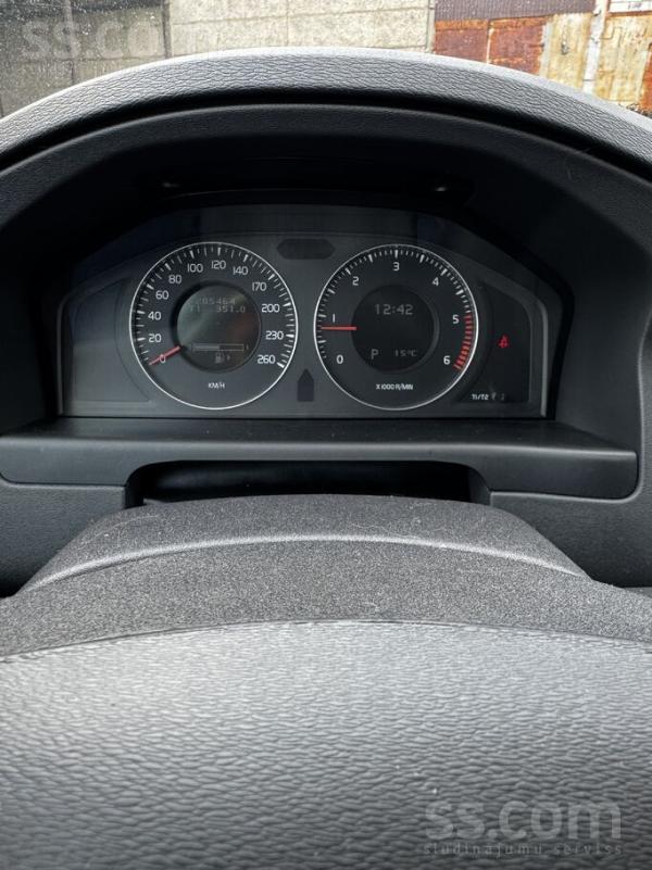 Volvo S80 2008 in Daugavpils, with an engine capacity of 2.40 L and mileage of 286 thousand km for 3900 €, photo 5 on AUTOMOTO.COM.LV
