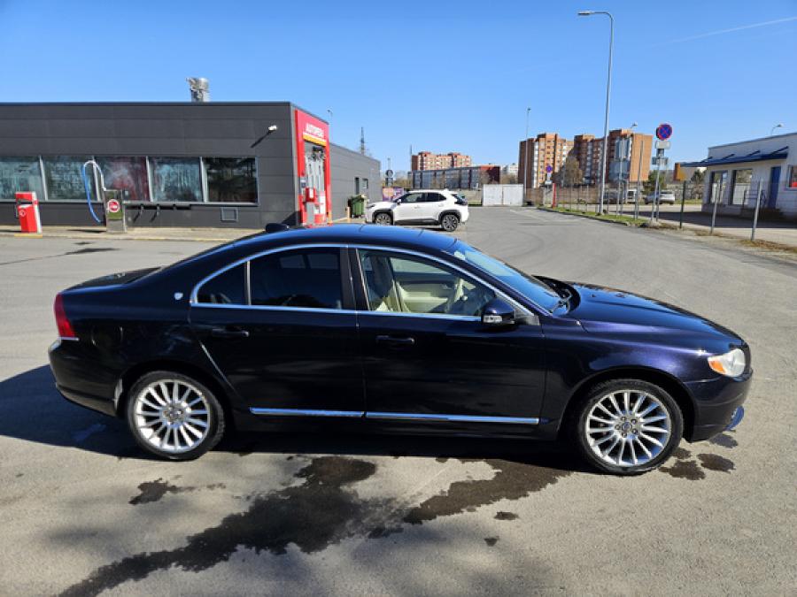 Volvo S80 2008 Narva, ar dzinēja tilpumu 2.40 L un nobraukumu 290 tūkst. km par 5500 €, foto 5 vietnē AUTOMOTO.COM.LV