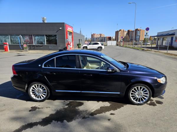 Volvo S80 2008 in Narva, with an engine capacity of 2.40 L and mileage of 290 thousand km for 5500 €, photo 9 on AUTOMOTO.COM.LV