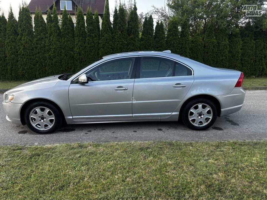 Volvo S80 2008 in Vilnius, with an engine capacity of 2.40 L and mileage of 270 thousand km for 3500 €, photo 9 on AUTOMOTO.COM.LV