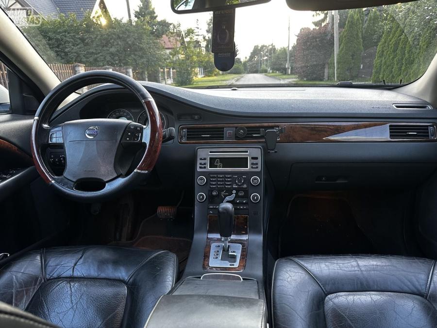 Volvo S80 2008 in Vilnius, with an engine capacity of 2.40 L and mileage of 270 thousand km for 3500 €, photo 10 on AUTOMOTO.COM.LV