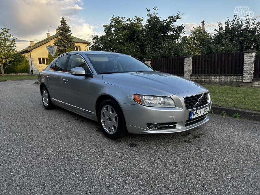 Volvo S80 2008 in Vilnius, with an engine capacity of 2.40 L and mileage of 270 thousand km for 3500 €, photo 1 on AUTOMOTO.COM.LV