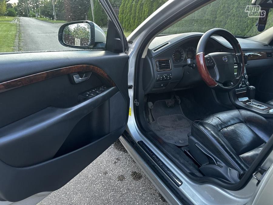 Volvo S80 2008 in Vilnius, with an engine capacity of 2.40 L and mileage of 270 thousand km for 3500 €, photo 13 on AUTOMOTO.COM.LV