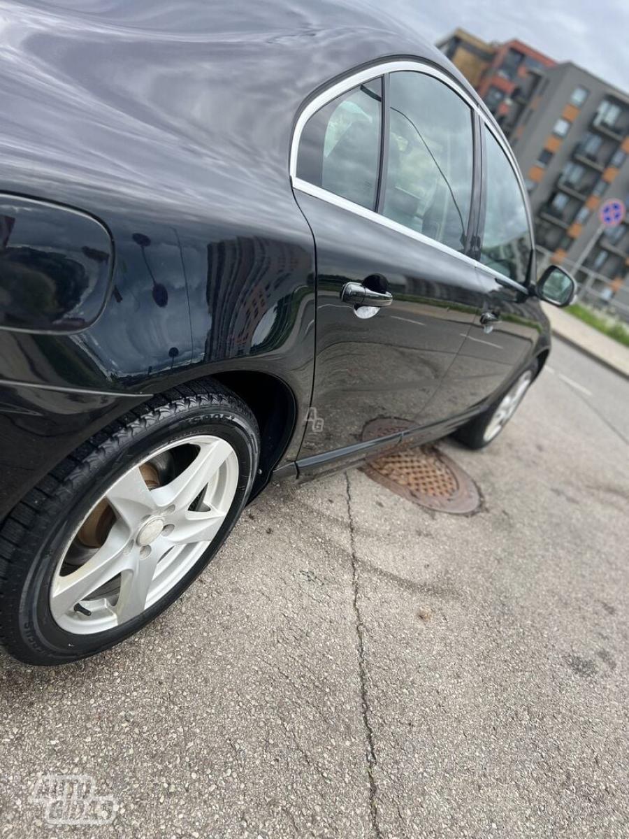 Volvo S80 2008 in Vilnius, with an engine capacity of 2.40 L and mileage of 405 thousand km for 3000 €, photo 10 on AUTOMOTO.COM.LV