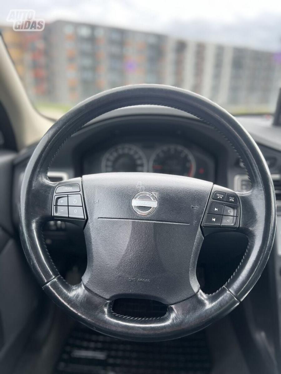 Volvo S80 2008 in Vilnius, with an engine capacity of 2.40 L and mileage of 405 thousand km for 3000 €, photo 16 on AUTOMOTO.COM.LV