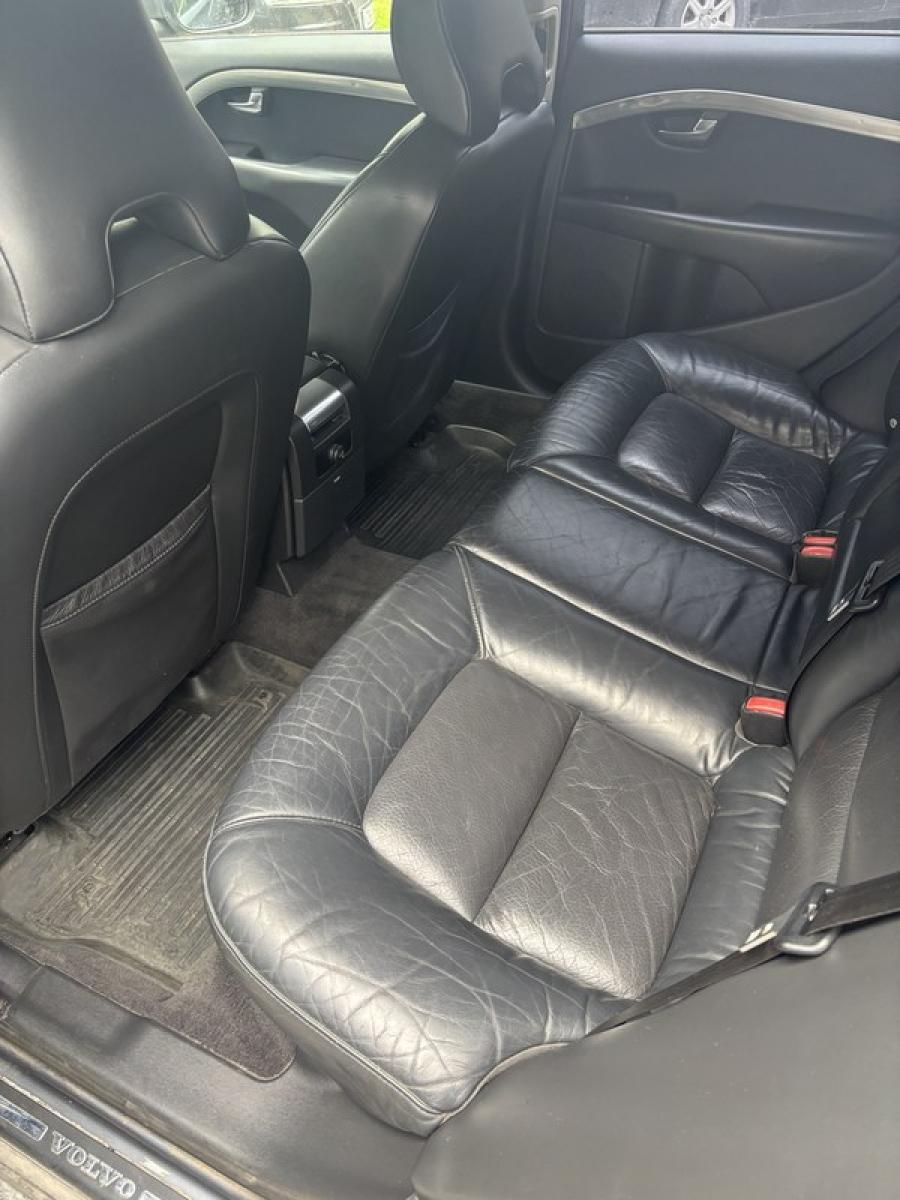 Volvo S80 2008 in Rapla, with an engine capacity of 2.40 L and mileage of 393 thousand km for 4900 €, photo 13 on AUTOMOTO.COM.LV