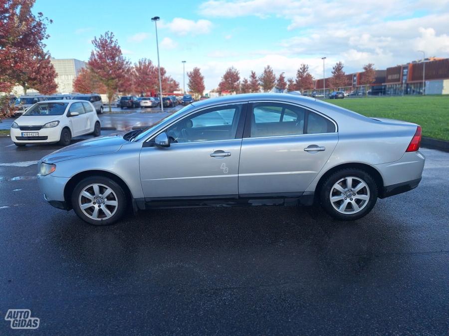 Volvo S80 2008 in Klaipeda, with an engine capacity of 2.40 L and mileage of 0 thousand km for 1400 €, photo 8 on AUTOMOTO.COM.LV