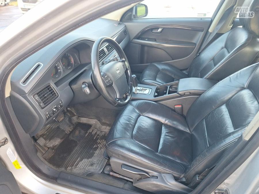 Volvo S80 2008 in Klaipeda, with an engine capacity of 2.40 L and mileage of 0 thousand km for 1400 €, photo 10 on AUTOMOTO.COM.LV