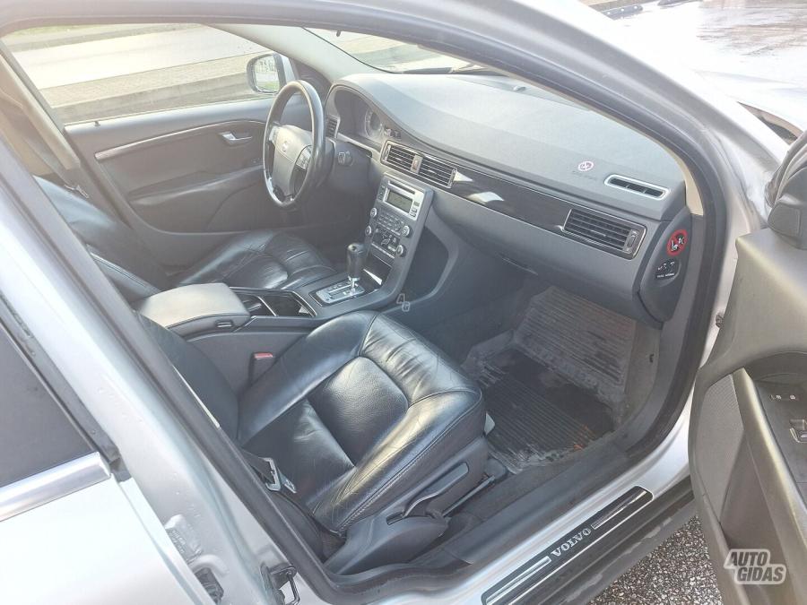 Volvo S80 2008 in Klaipeda, with an engine capacity of 2.40 L and mileage of 0 thousand km for 1400 €, photo 12 on AUTOMOTO.COM.LV