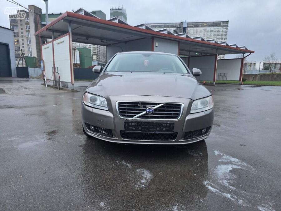 Volvo S80 2009 Kretinga, ar dzinēja tilpumu 2.40 L un nobraukumu 295 tūkst. km par 5600 €, foto 2 vietnē AUTOMOTO.COM.LV