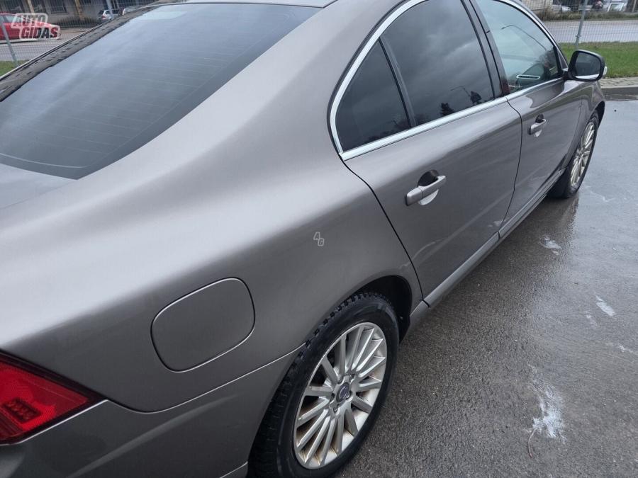 Volvo S80 2009 Kretinga, ar dzinēja tilpumu 2.40 L un nobraukumu 295 tūkst. km par 5600 €, foto 4 vietnē AUTOMOTO.COM.LV