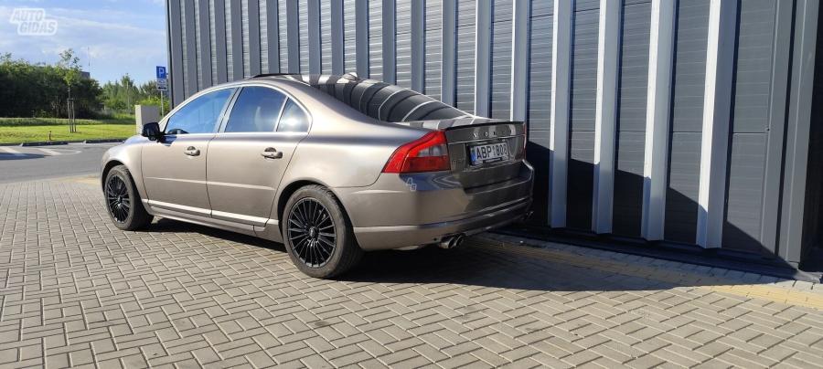Volvo S80 2009 in Vilnius, with an engine capacity of 3.20 L and mileage of 295 thousand km for 5000 €, photo 1 on AUTOMOTO.COM.LV