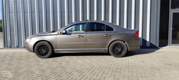 Volvo S80 2009 in Vilnius, with an engine capacity of 3.20 L and mileage of 295 thousand km for 5000 €, photo 6 on AUTOMOTO.COM.LV