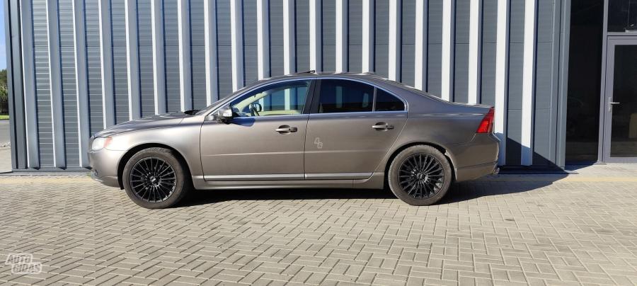 Volvo S80 2009 in Vilnius, with an engine capacity of 3.20 L and mileage of 295 thousand km for 5000 €, photo 7 on AUTOMOTO.COM.LV