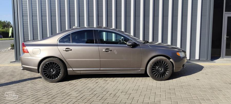 Volvo S80 2009 in Vilnius, with an engine capacity of 3.20 L and mileage of 295 thousand km for 5000 €, photo 9 on AUTOMOTO.COM.LV