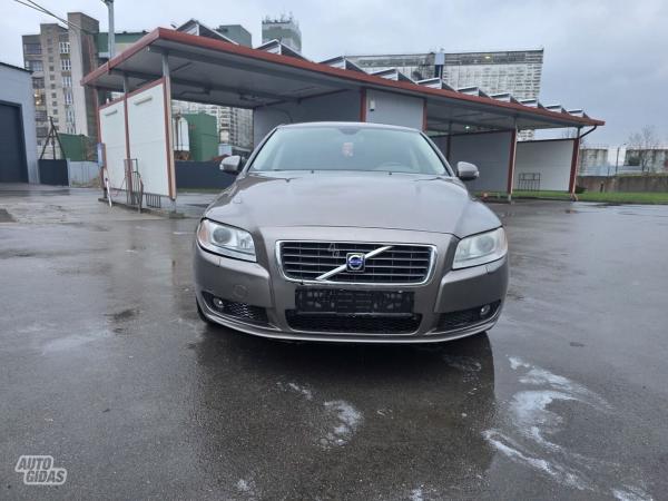 Volvo S80 2009 Kretinga, ar dzinēja tilpumu 2.40 L un nobraukumu 285 tūkst. km par 2200 €, foto 1 vietnē AUTOMOTO.COM.LV