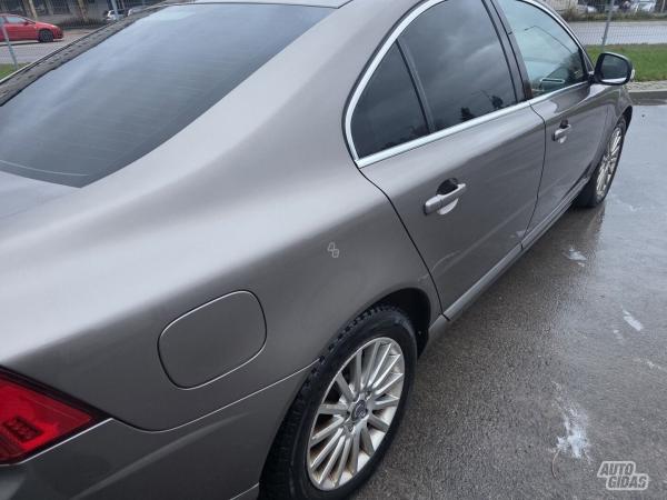 Volvo S80 2009 Kretinga, ar dzinēja tilpumu 2.40 L un nobraukumu 285 tūkst. km par 2200 €, foto 4 vietnē AUTOMOTO.COM.LV