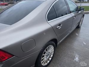 Volvo S80 2009 in Kretinga, with an engine capacity of 2.40 L and mileage of 285 thousand km for 2200 €, photo 5 on AUTOMOTO.COM.LV