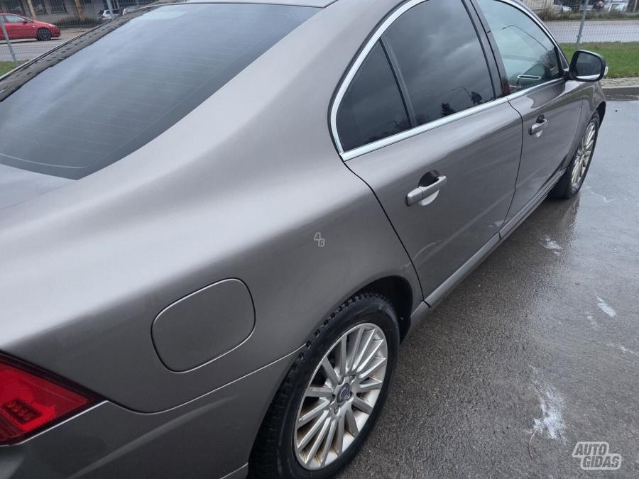 Volvo S80 2009 in Kretinga, with an engine capacity of 2.40 L and mileage of 285 thousand km for 2200 €, photo 5 on AUTOMOTO.COM.LV