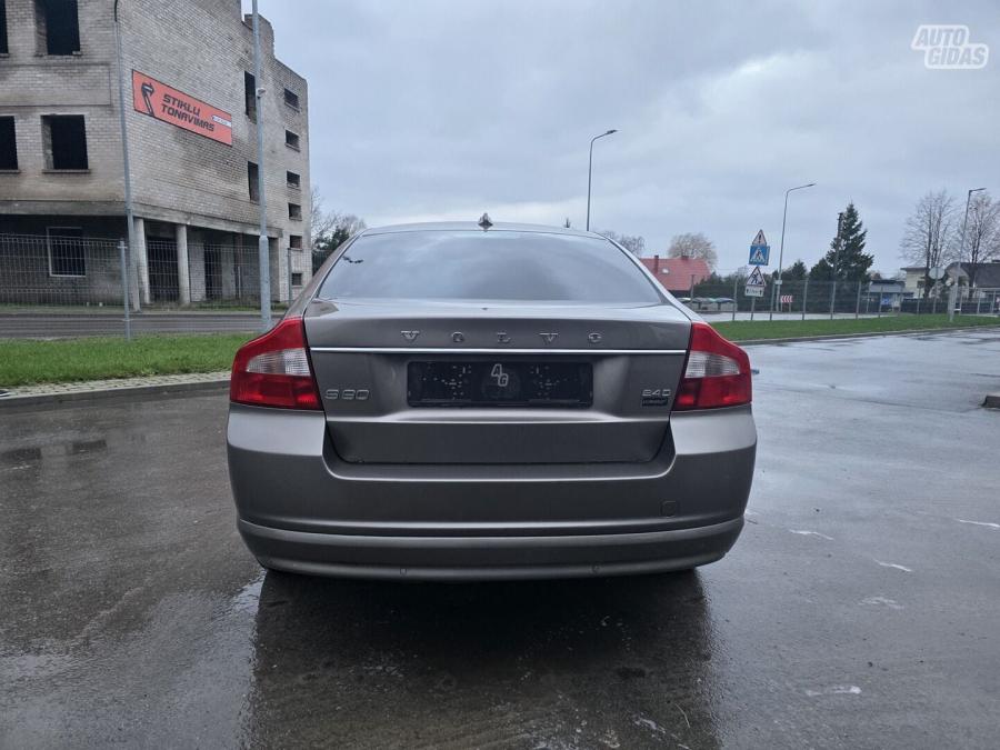 Volvo S80 2009 in Kretinga, with an engine capacity of 2.40 L and mileage of 285 thousand km for 2200 €, photo 6 on AUTOMOTO.COM.LV