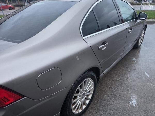 Volvo S80 2009 in Kretinga, with an engine capacity of 2.40 L and mileage of 285 thousand km for 2200 €, photo 4 on AUTOMOTO.COM.LV
