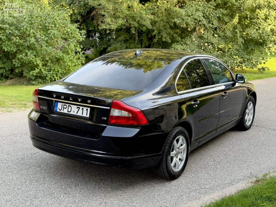 Volvo S80 2009 in Vilnius, with an engine capacity of 2.40 L and mileage of 295 thousand km for 2200 €, photo 7 on AUTOMOTO.COM.LV