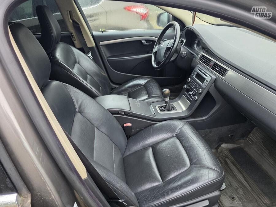Volvo S80 2009 in Kretinga, with an engine capacity of 2.40 L and mileage of 275 thousand km for 1700 €, photo 8 on AUTOMOTO.COM.LV