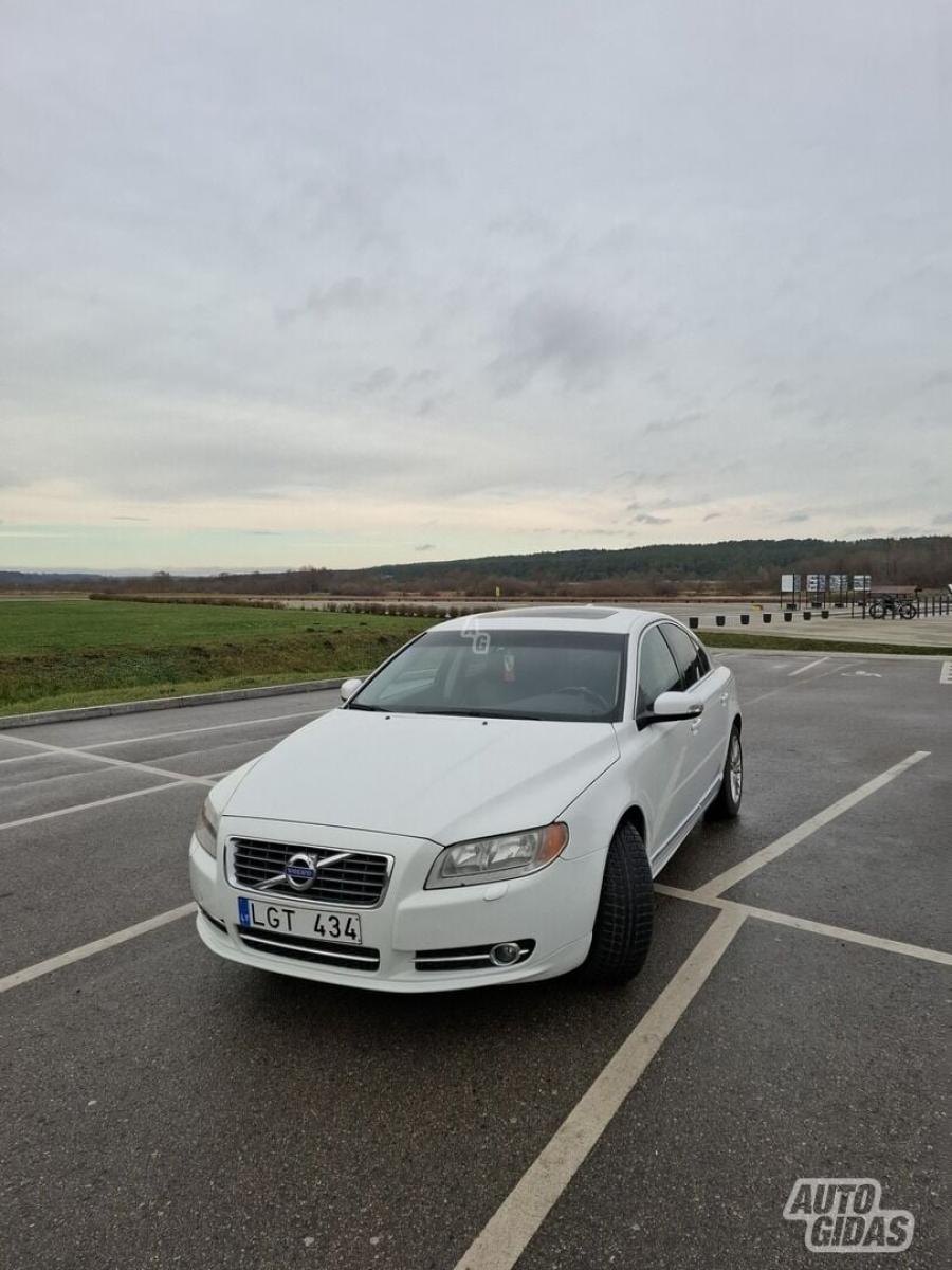Volvo S80 2010 Kauņa, ar dzinēja tilpumu 3.20 L un nobraukumu 290 tūkst. km par 4800 €, foto 1 vietnē AUTOMOTO.COM.LV