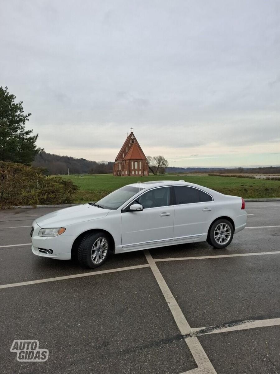 Volvo S80 2010 Kauņa, ar dzinēja tilpumu 3.20 L un nobraukumu 290 tūkst. km par 4800 €, foto 4 vietnē AUTOMOTO.COM.LV