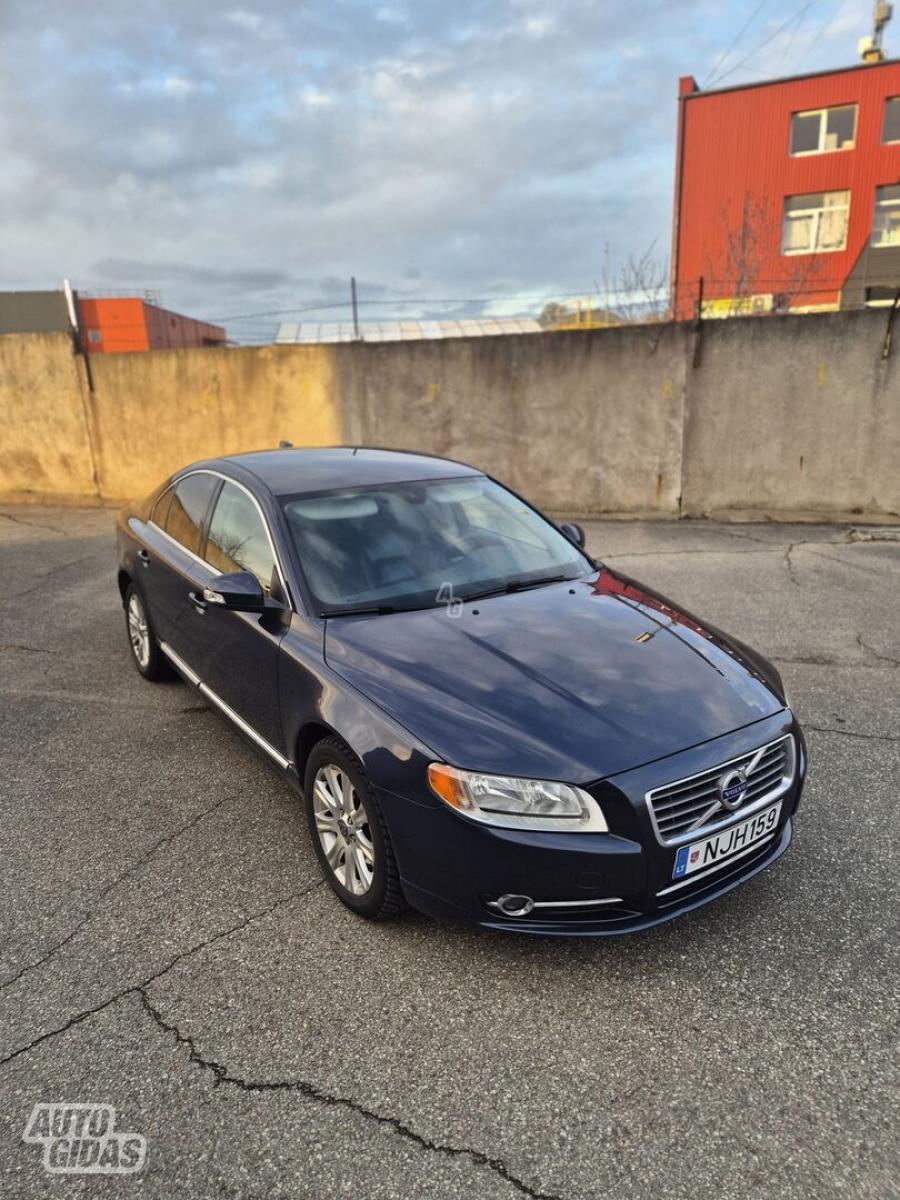 Volvo S80 2010 in Mazeikiai, with an engine capacity of 2.40 L and mileage of 326 thousand km for 4400 €, photo 3 on AUTOMOTO.COM.LV