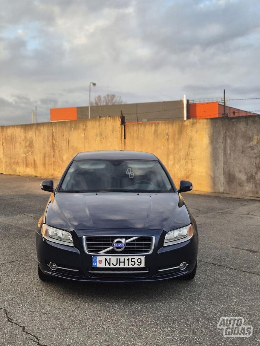 Volvo S80 2010 in Mazeikiai, with an engine capacity of 2.40 L and mileage of 326 thousand km for 4400 €, photo 4 on AUTOMOTO.COM.LV