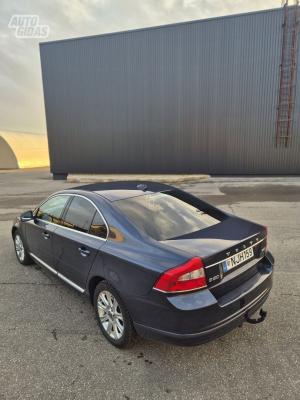 Volvo S80 2010 in Mazeikiai, with an engine capacity of 2.40 L and mileage of 326 thousand km for 4400 €, photo 5 on AUTOMOTO.COM.LV