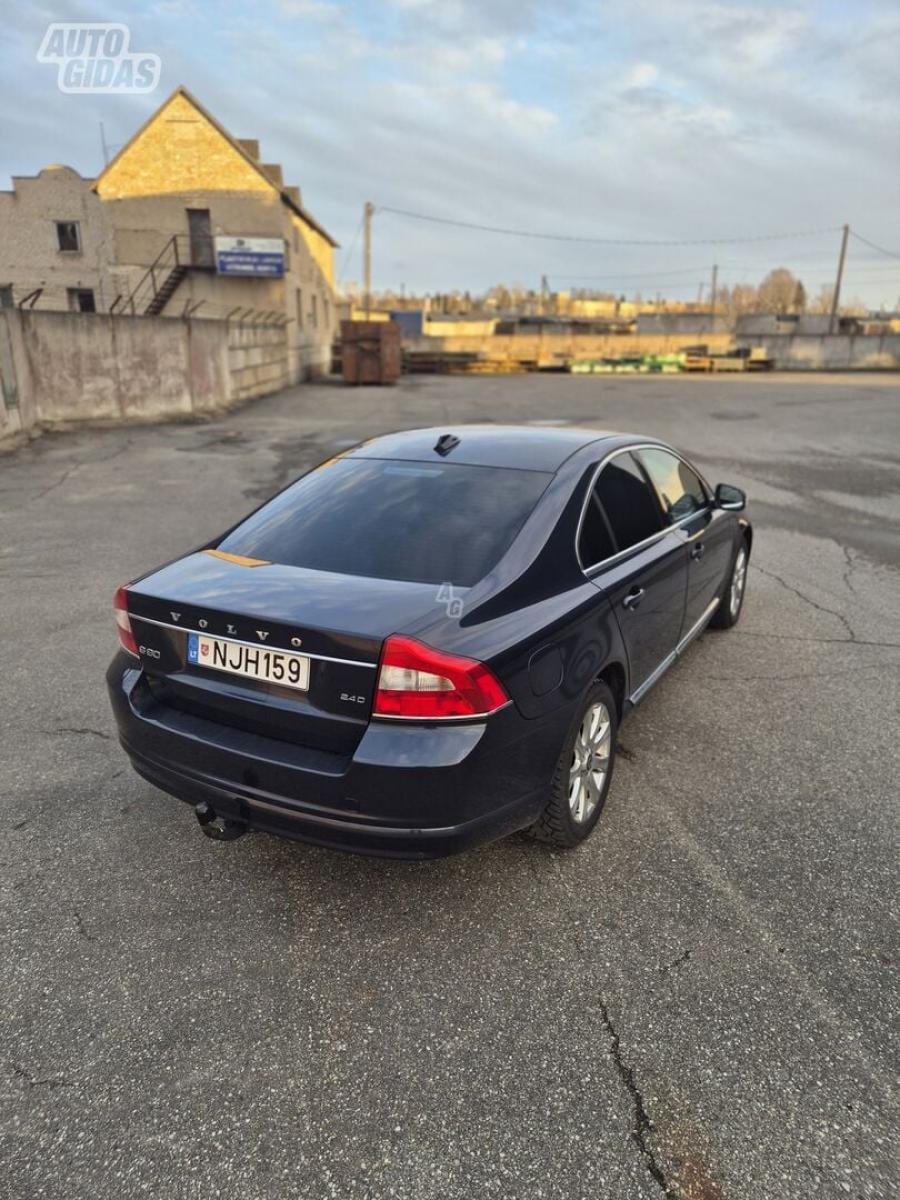 Volvo S80 2010 in Mazeikiai, with an engine capacity of 2.40 L and mileage of 326 thousand km for 4400 €, photo 6 on AUTOMOTO.COM.LV