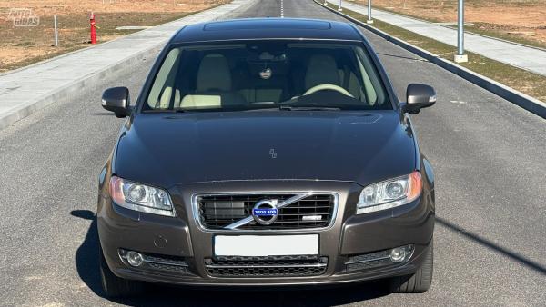 Volvo S80 2010 in Kaunas, with an engine capacity of 2.00 L and mileage of 240 thousand km for 7200 €, photo 2 on AUTOMOTO.COM.LV