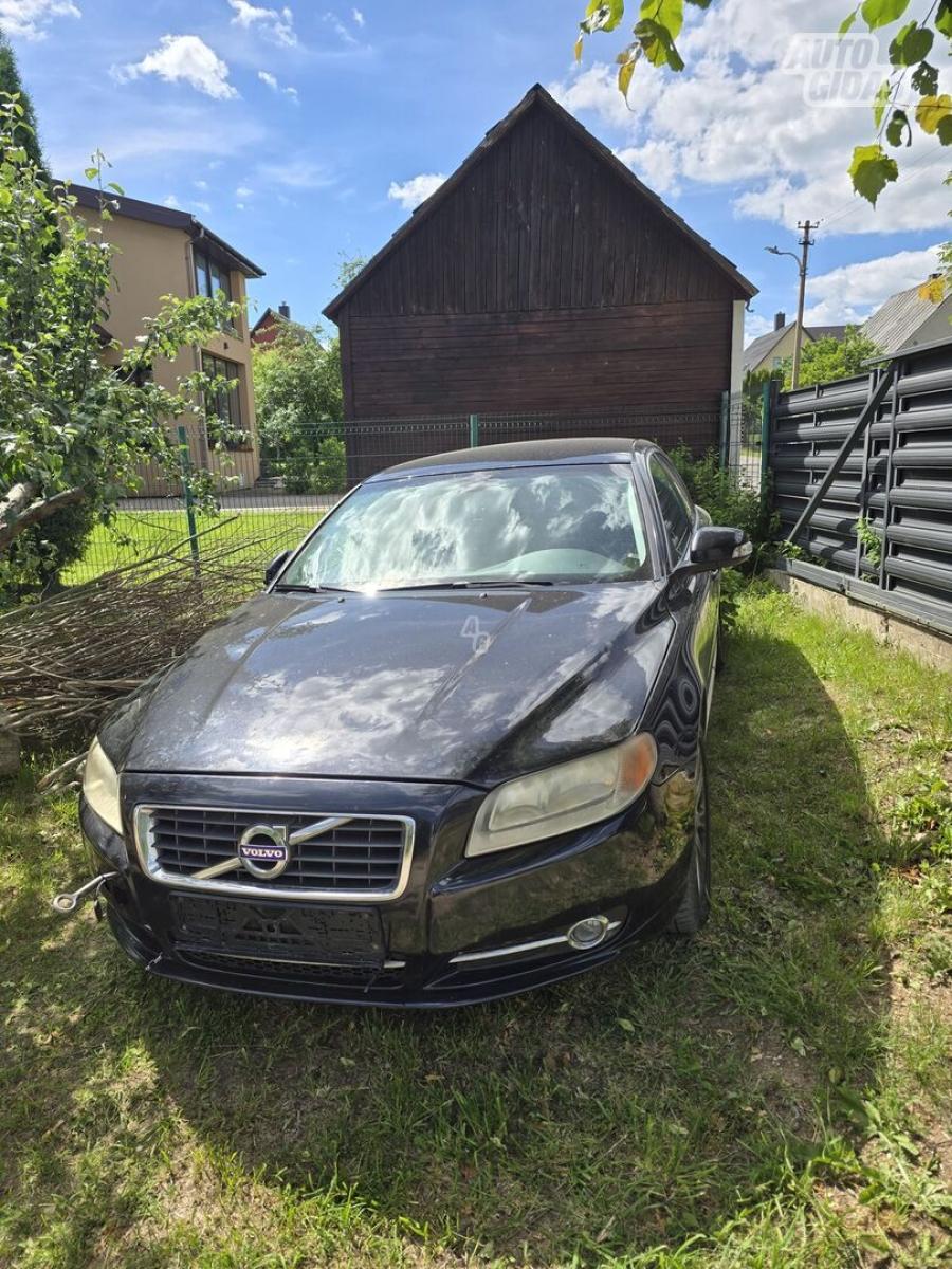 Volvo S80 2010 in Vilnius, with an engine capacity of 2.40 L and mileage of 0 thousand km for 1500 €, photo 1 on AUTOMOTO.COM.LV