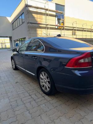 Volvo S80 2010 in Tallinn, with an engine capacity of 2.50 L and mileage of 343 thousand km for 3850 €, photo 8 on AUTOMOTO.COM.LV