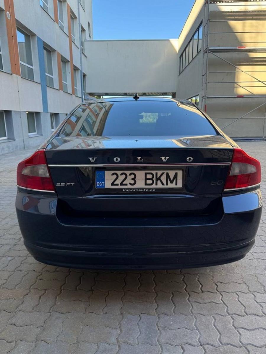 Volvo S80 2010 in Tallinn, with an engine capacity of 2.50 L and mileage of 343 thousand km for 3850 €, photo 19 on AUTOMOTO.COM.LV