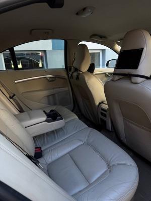 Volvo S80 2010 in Tallinn, with an engine capacity of 2.50 L and mileage of 343 thousand km for 3850 €, photo 26 on AUTOMOTO.COM.LV