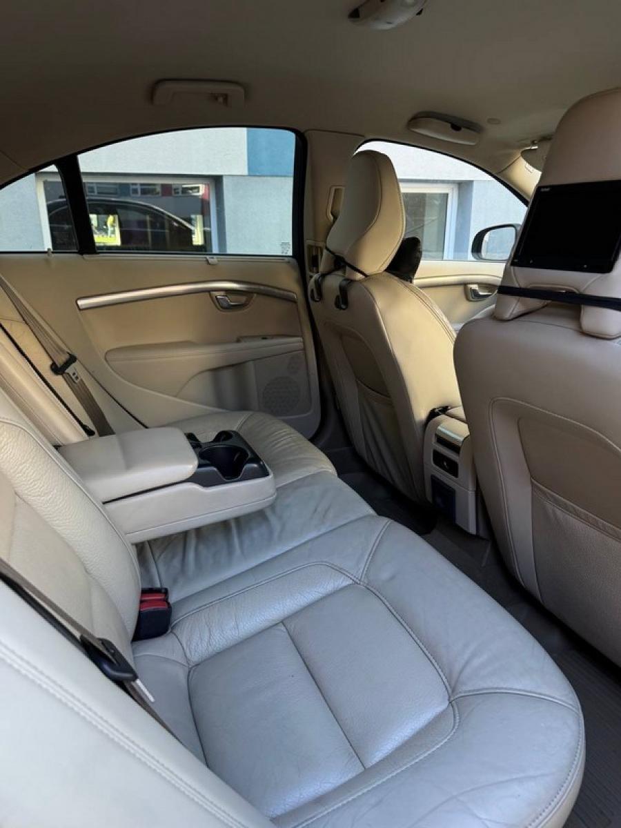 Volvo S80 2010 in Tallinn, with an engine capacity of 2.50 L and mileage of 343 thousand km for 3850 €, photo 29 on AUTOMOTO.COM.LV