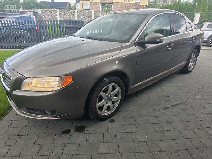 Volvo S80 2010 in Marijampole, with an engine capacity of 1.60 L and mileage of 300 thousand km for 2800 €, photo 3 on AUTOMOTO.COM.LV