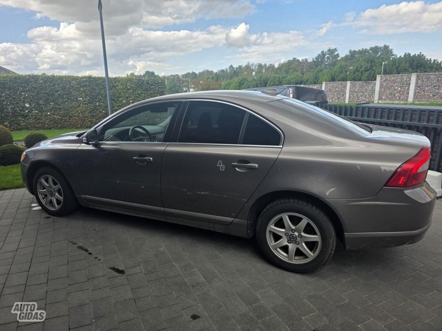 Volvo S80 2010 in Marijampole, with an engine capacity of 1.60 L and mileage of 300 thousand km for 2800 €, photo 5 on AUTOMOTO.COM.LV