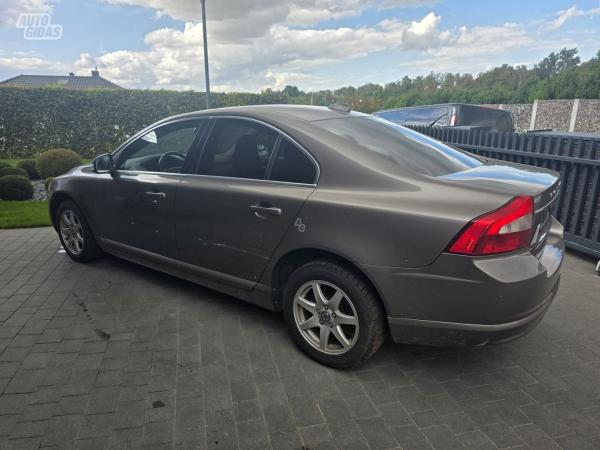 Volvo S80 2010 in Marijampole, with an engine capacity of 1.60 L and mileage of 300 thousand km for 2800 €, photo 8 on AUTOMOTO.COM.LV