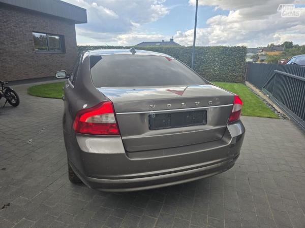 Volvo S80 2010 in Marijampole, with an engine capacity of 1.60 L and mileage of 300 thousand km for 2800 €, photo 10 on AUTOMOTO.COM.LV